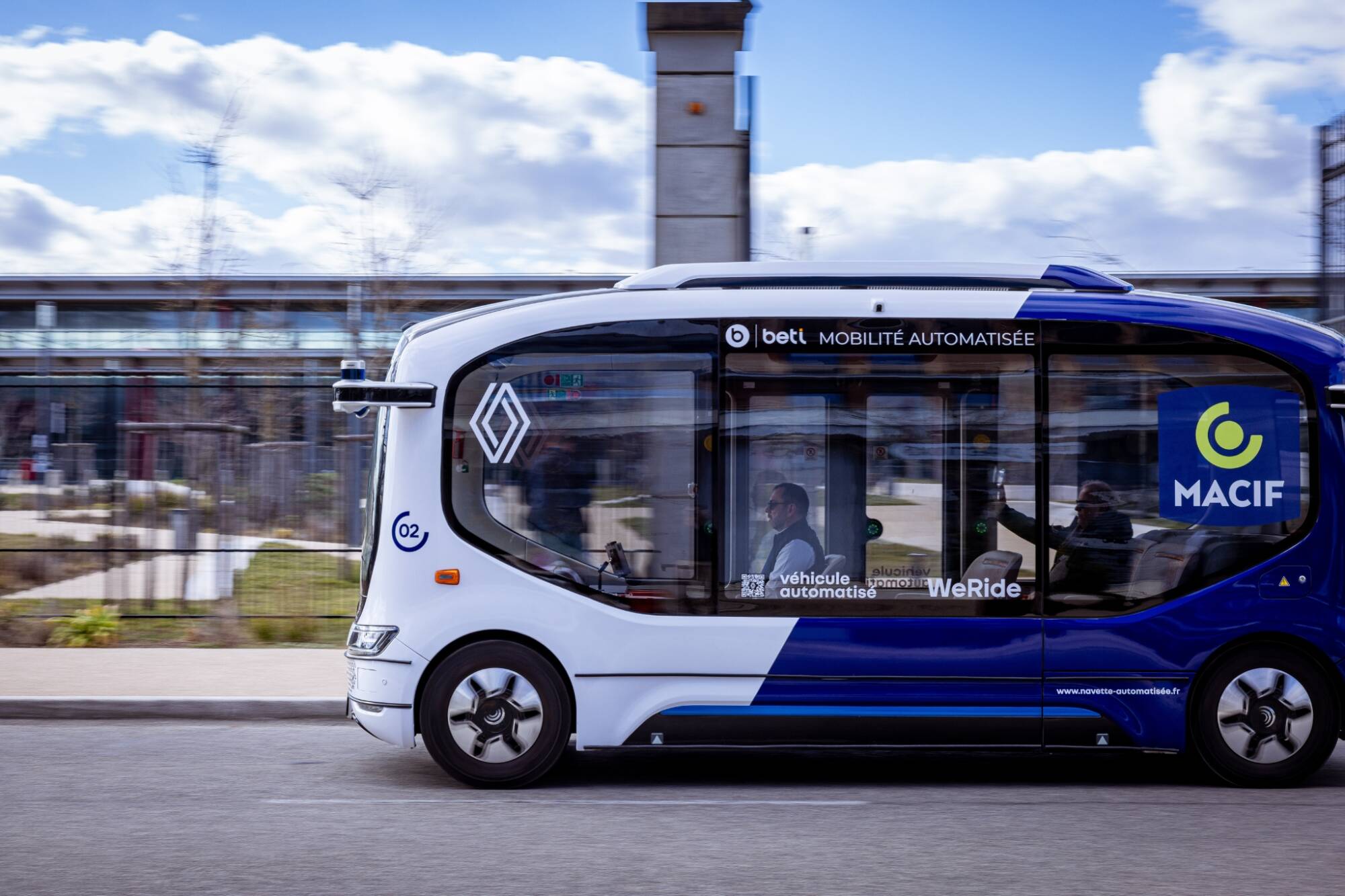 INNOVAZIONE – Renault rivoluziona il trasporto urbano con i miniBus ...